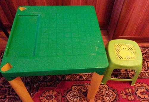 Детский столик и стульчик пластик