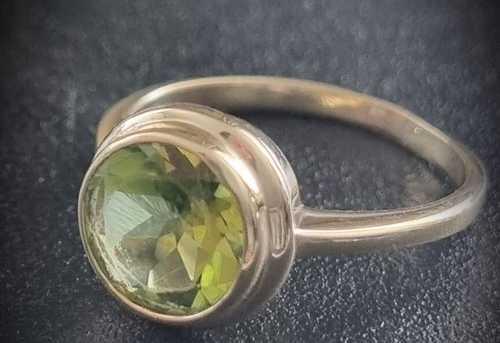 Золотое кольцо с зеленым камнем (28)