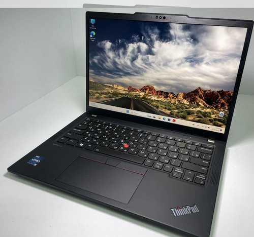 Lenovo Thinkpad x13" gen4 i5-1345u, 32/8TB touch