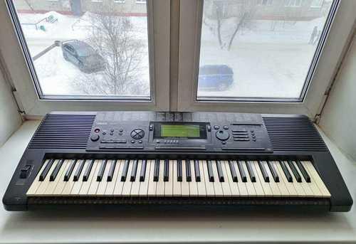 Продается синтезатор Yamaha psr 520