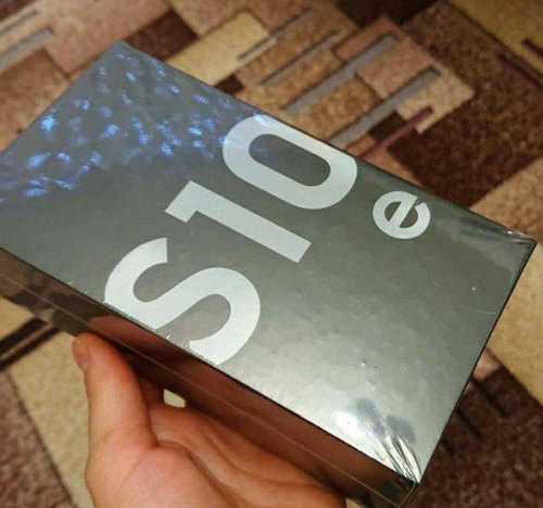 Samsung Galaxy S10e, 8/128 ГБ