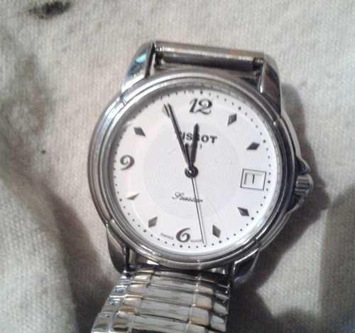 Часы кварцевые tissot