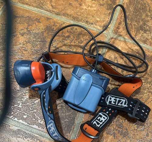 Налобный фонарь petzl