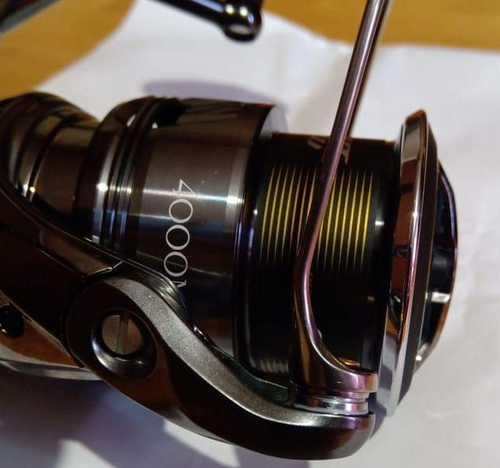 Продаю новую катушку Shimano 24 Twin Power 4000M