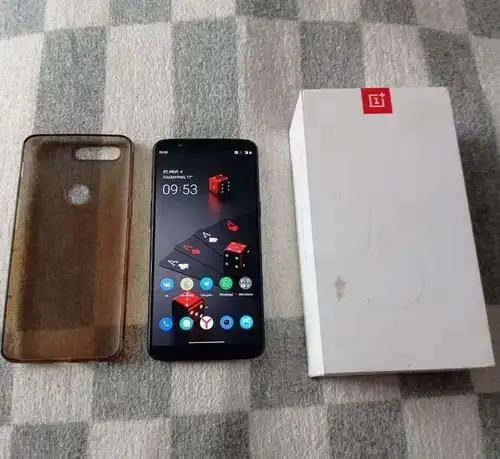 Телефон OnePlus 5t