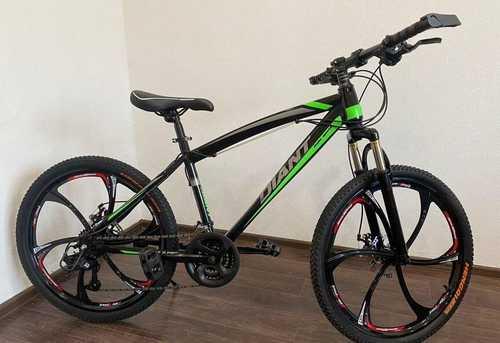 Велосипед с литыми дисками Чёрно-зеленый новый