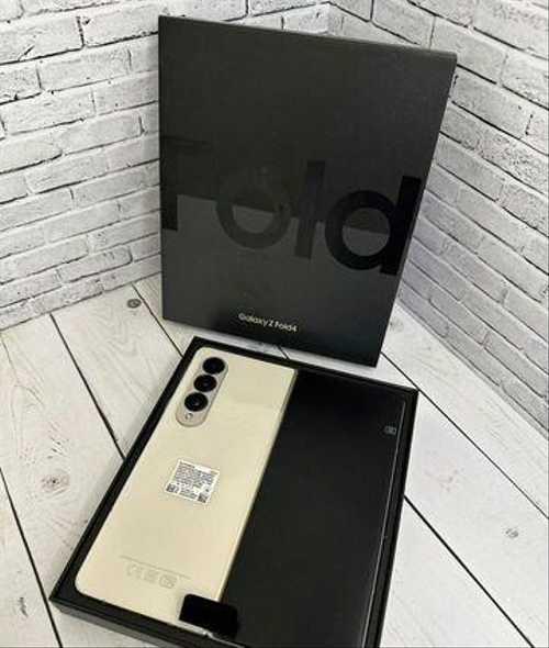 Смартфон Samsung Galaxy Z Fold 4 12/256Gb