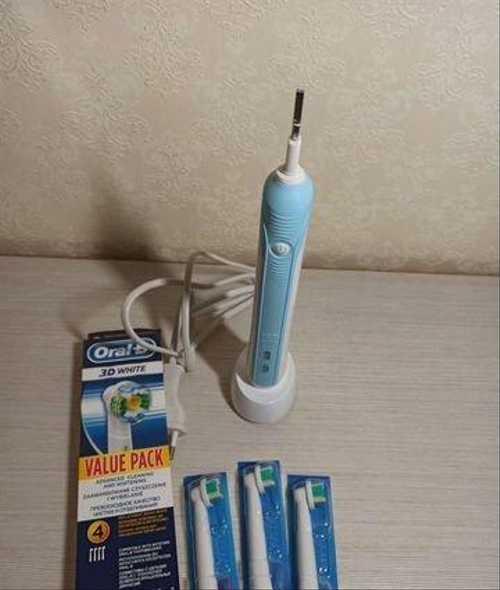 Электрическая зубная щетка oral b + насадки