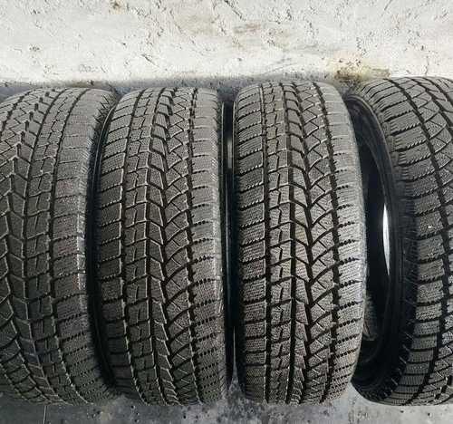 DoubleStar DW02 225/60 R17 99T