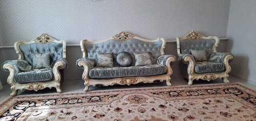 Диван и кресла в стиле барокко
