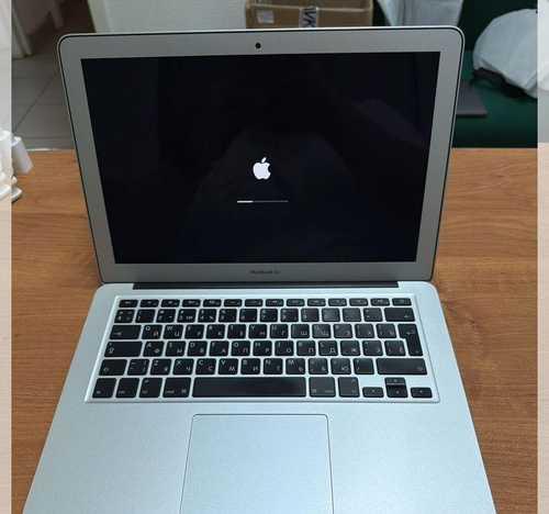 MacBook Air 13 (2015), 256 ГБ, Core i5, 1.6 ГГц, RAM 8 ГБ, Intel HD Graphics 6000