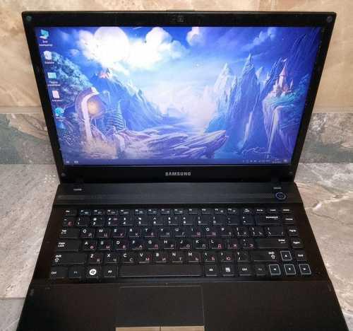 Классный Samsung 300V4A на i5-2450M