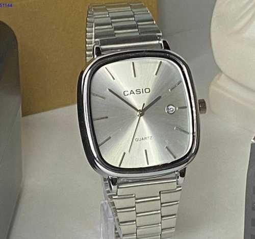 Наручные часы Casio Square