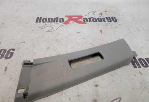 Накладка центральной стойки левая Honda Fit GE7