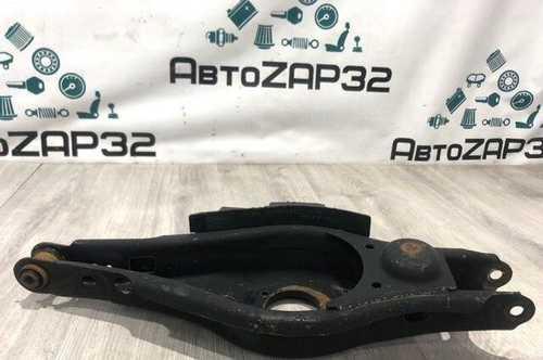 Рычаг задний правый Toyota Rav4 ACA33 2azfe 2012