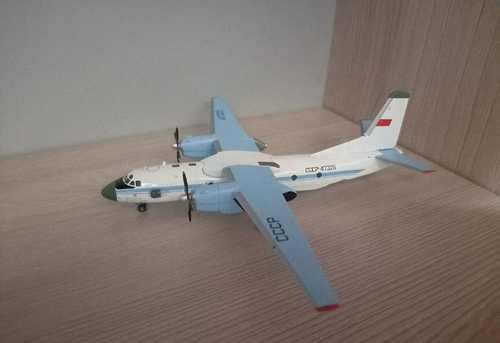 Модель самолета ан 26 Аэрофлот 1:200
