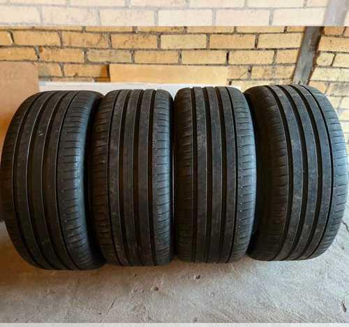 Michelin Pilot Sport 4 275/45 R21