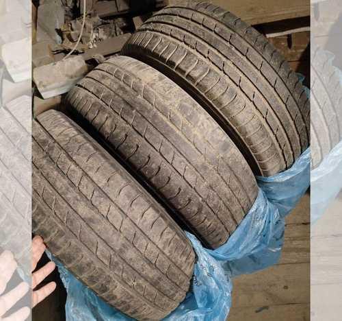 Nokian Tyres Hakka Blue 215/65 R16 102V