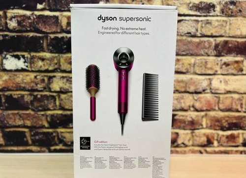 Фен Dyson Supersonic (фуксия) с набором расчесок