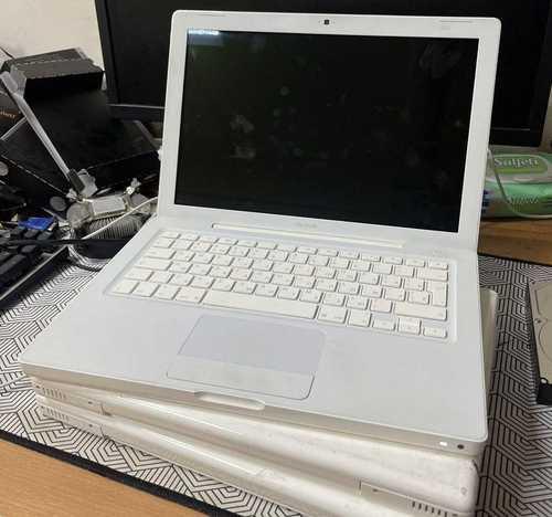 Apple MacBook 13 A1181