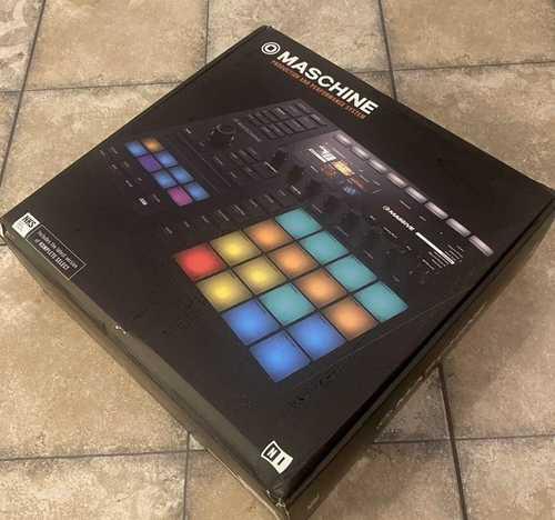 Native Instruments контроллер Maschine Mk3