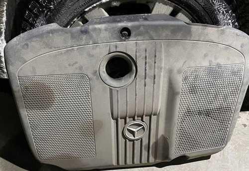 Крышка двигателя Mercedes om651