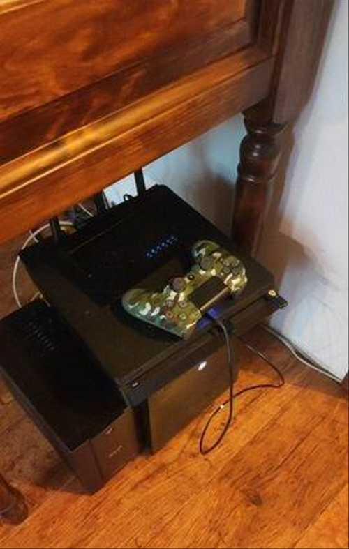 Ps4 slim + 3 джойстика + Guitar Hero + зарядка