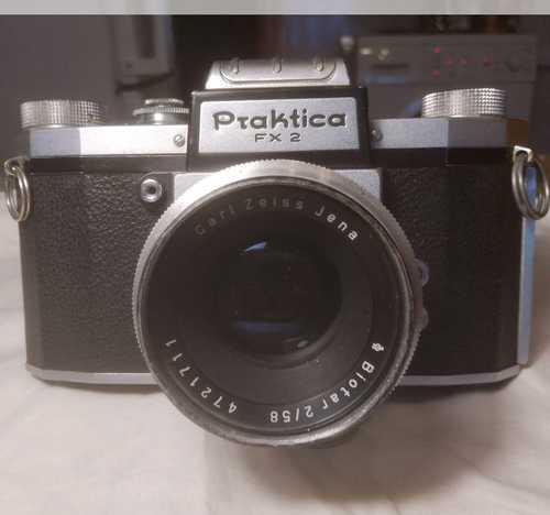 Praktica FX 2