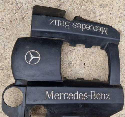 Декоративная крышка двигателя Mercedes-Benz