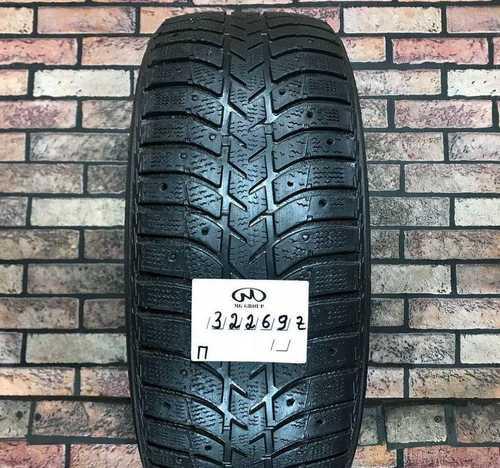 Bridgestone Ice Cruiser 5000 215/55 R16 93T