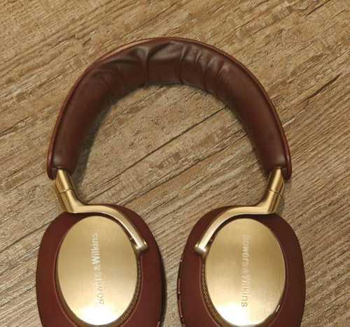 Bowers Wilkins px8 royal burgundy