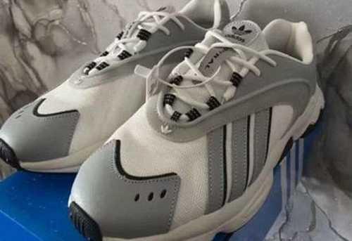 Кроссовки adidas ozweego