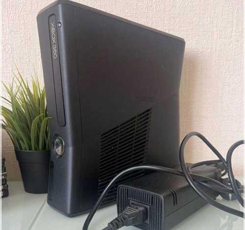 Xbox 360 slim 250gb freeboot