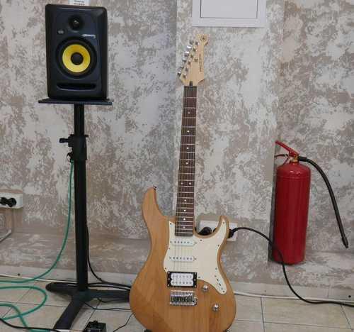 Yamaha Pacifica 112V YNS Электрогитара