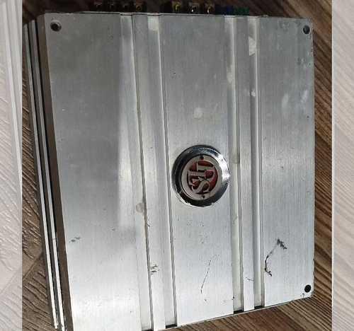 На запчасти усилитель DLS ma12