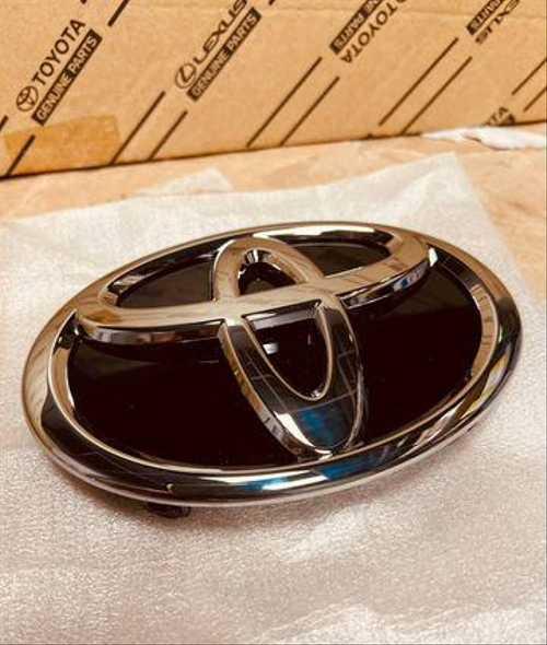 Эмблема передняя Toyota Camry 70 75 рестайлинг