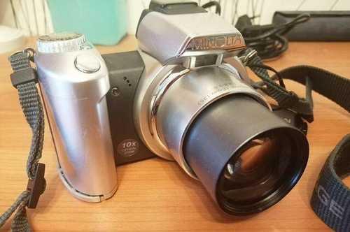 Старый фотоаппарат Konica Minolta