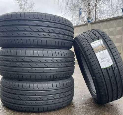 Ikon Tyres CHARACTER ULTRA 215/50 R17 95W