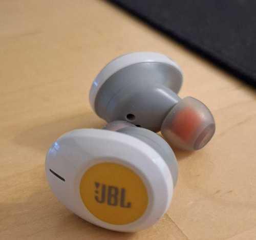 Беспроводные наушники JBL Tune 120 TWS желтый