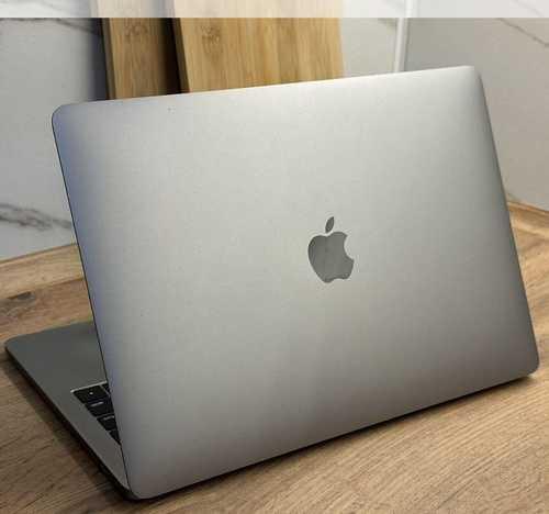 Macbook pro 13 2018 i7/16/512gb новый акб