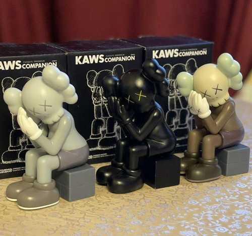 Фигурки kaws