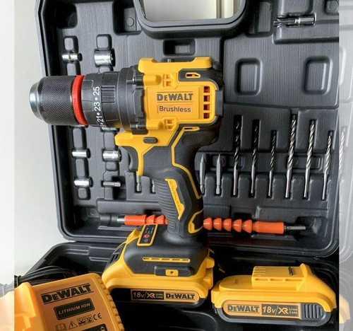 Шуруповерт Dewalt с битами бесщеточный 18V