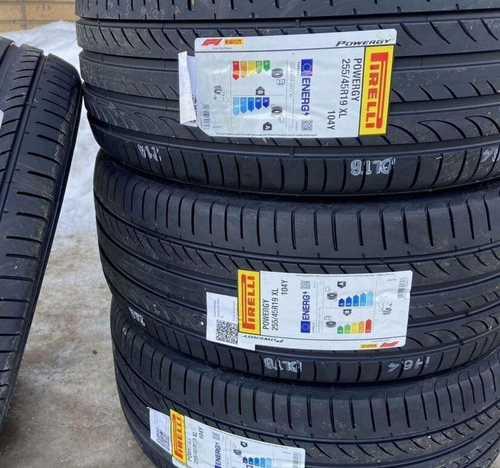 Pirelli Powergy 255/45 R19 104Y