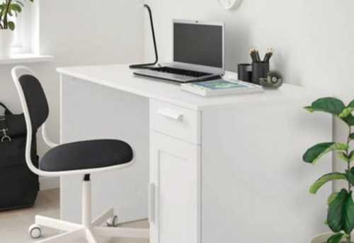 Письменный стол IKEA Brimnes и стеллаж
