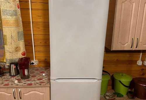 Холодильник Бирюса высокий рабочий