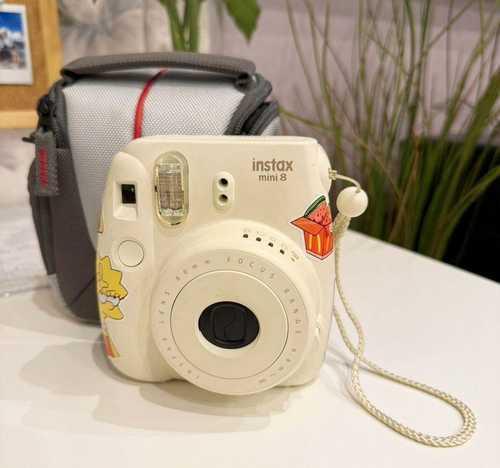 Пленочный фотоаппарат instax mini 8