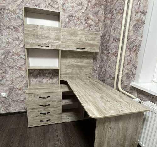 Стол компьютерный
