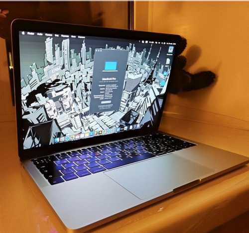 Apple macbook pro 13 2017 8/256