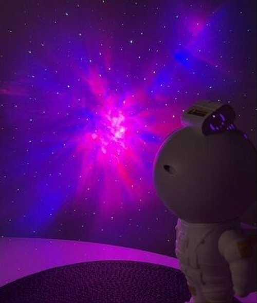 Проектор ночник звездное небо Космонавт Астронавт