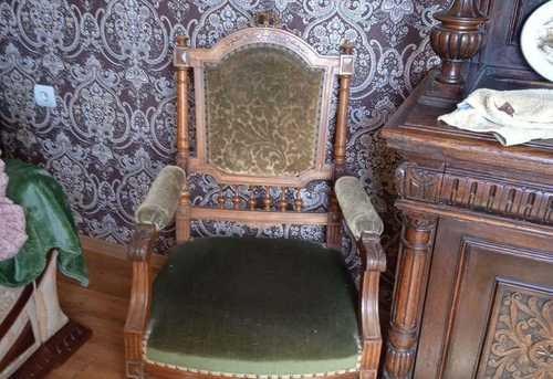 Два немецких старинных кресла